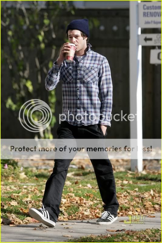 Adam Brody - Adam Candid Outfit Survivor (Part 1)! - Fan Forum