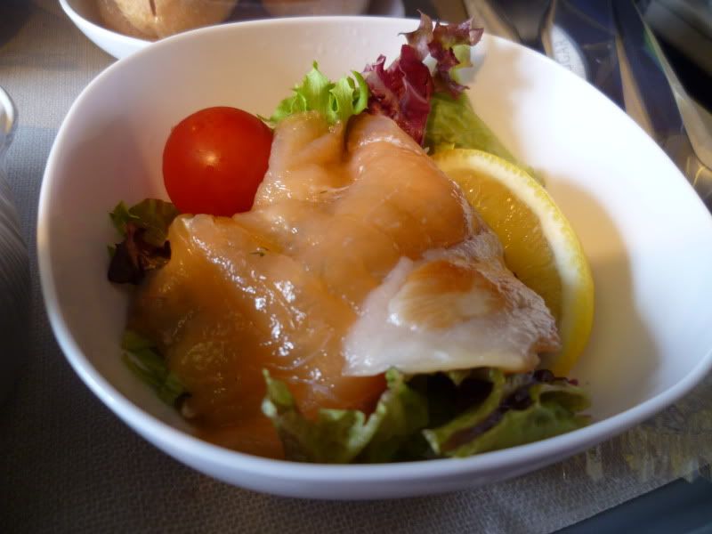 Les poissons, les poissons! A vegetarian and a carnivore EAT! *30/4 ...