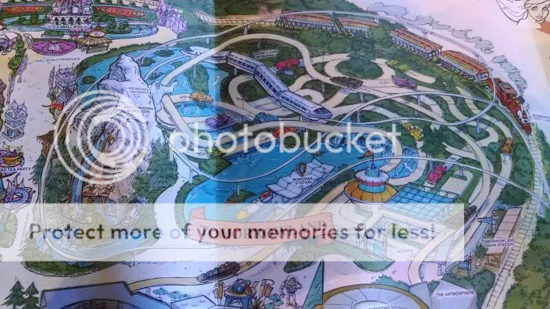Old Disneyland Souvenir maps (1968, 198?, 1998, 2001(DCA)) LOTS OF PICS ...
