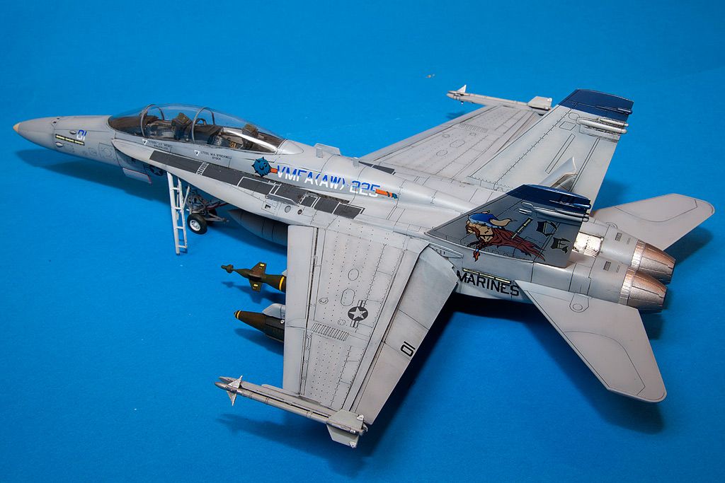 FA-18D 1/48 Hobby Boss - FighterControl
