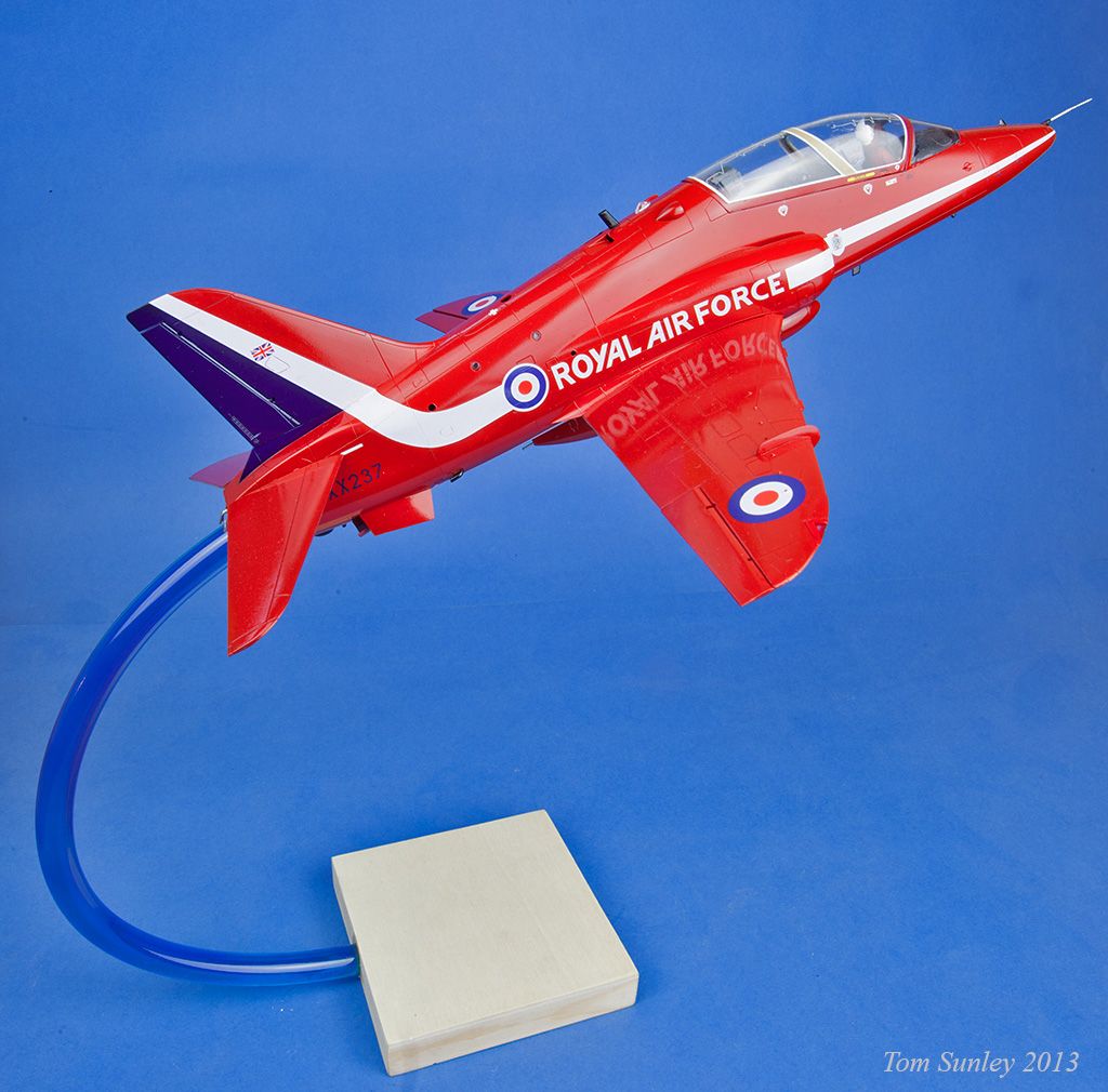 Revell 1/32 Red Arrow Hawk - UK Airshow Review Forums